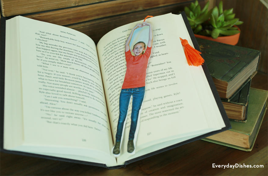 DIY photo bookmark gift - Everyday Dishes & DIY