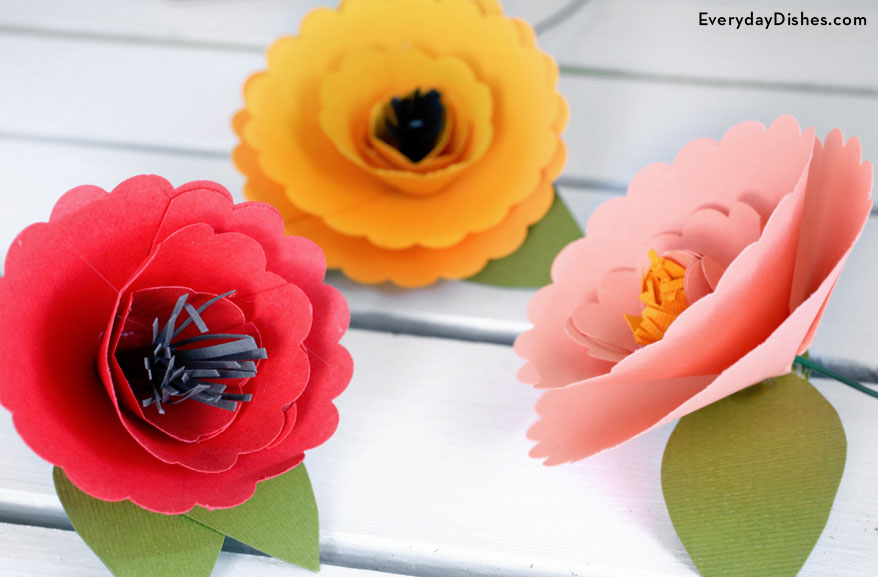 How to Make Paper Flowers – Everyday Dishes DIY